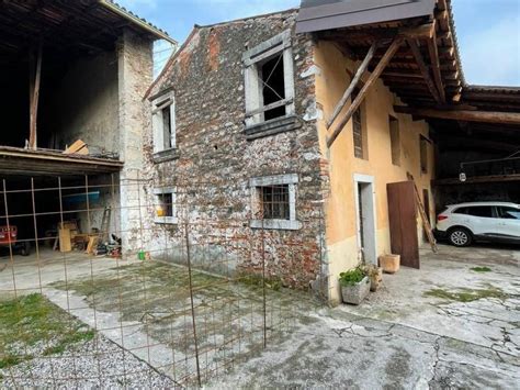Vendita Rustico In Via Belvedere Pescantina Da Ristrutturare Posto
