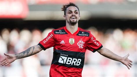 Rafael Leão abre as portas para reforço no Flamengo Fabrício Lopes