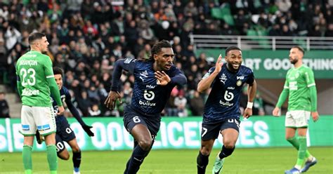 ASSE Saint Etienne renversée par Pau la montée s éloigne