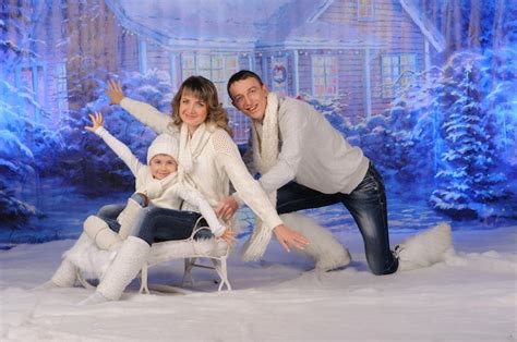 Retrato De Una Familia Celebrando La Navidad Juntos Foto Premium