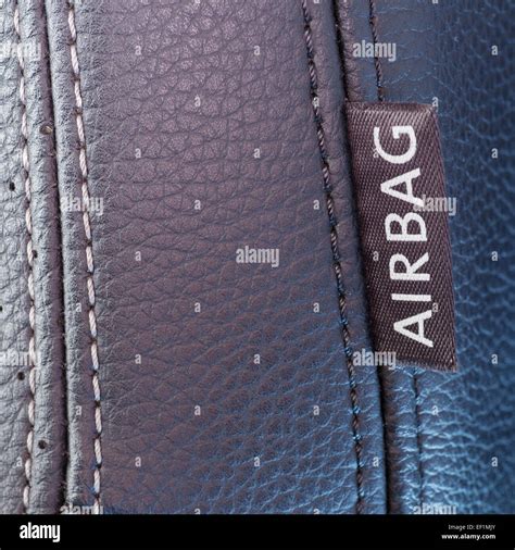 L étiquette de l airbag sur le côté d un siège de voiture Photo Stock