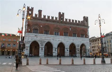 Piacenza Cosa Vedere In Un Giorno Itinerario Di Viaggio
