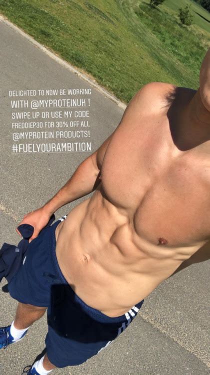 Onlyfamousnakedmen Tumblr Tumbex