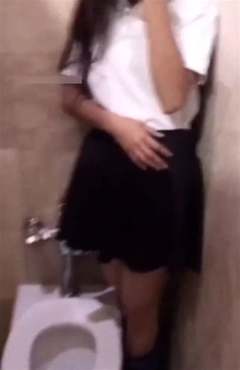 Descargar Pack Porno De Colegiala Cachonda Mamando Verga Y Follando A