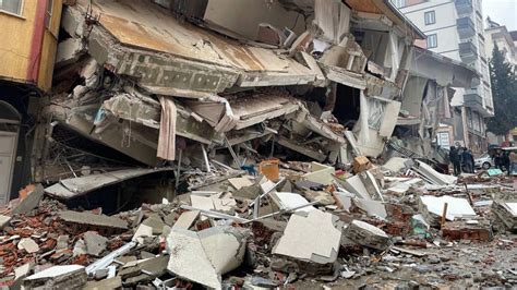 Kahramanmaraş ta 7 7 ve 7 6 büyüklüğünde art arda iki büyük deprem