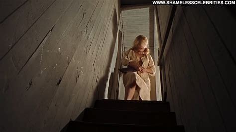 Faye Dunaway Bonnie And Clyde Posing Hot Hot Celebrity Sexy Red