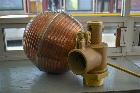 VFB 010 Válvula flotador en bronce de 1 con flotador de cobre tipo