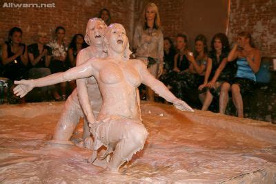 Naked Female Mud Porn Sex Photos
