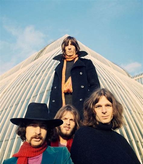 Qué significa en español Another Brick In The Wall de Pink Floyd