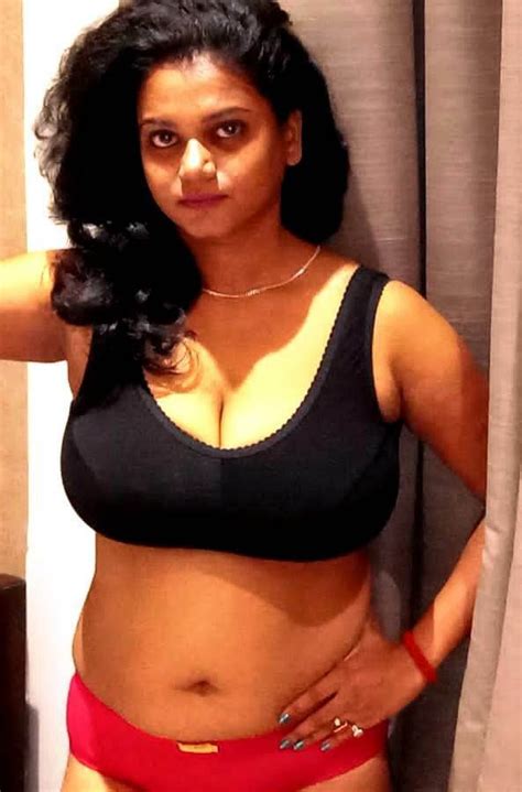 Amazing Indian Hottie Showing Her Body In Different Scenes 18 Photos