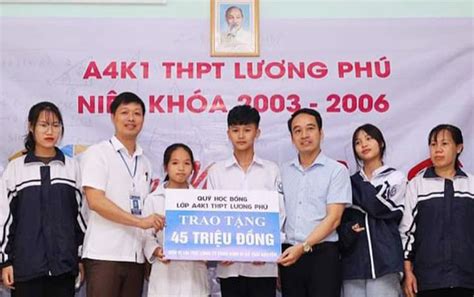 Phú Bình Trao học bổng cho học sinh nghèo vượt khó Báo Thái Nguyên