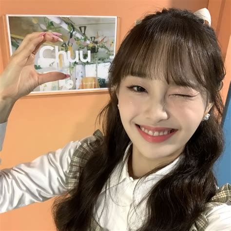 Chuu Loona Odd Eyes Olivia Hye Sulli 1 Girl Kpop Idol Korean Girl