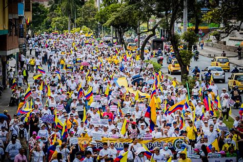 As Avanza La Marcha Contra Petro En Cali Masiva Participaci N