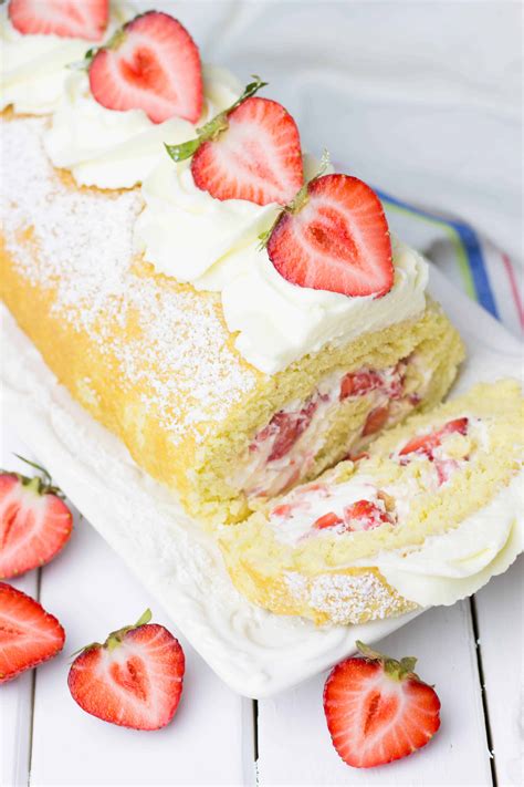 Summer Strawberry Cake Roll Veronika S Kitchen