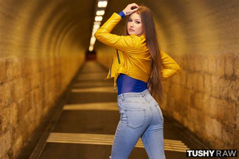 Olivia Sparkle Women Czech Women Tushy Raw Tunnel Brunette Jeans Czech Watermarked