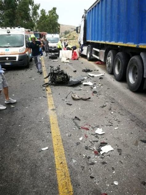 Incidente A Villafrati Scontro Frontale Auto Camion Morto Valerio