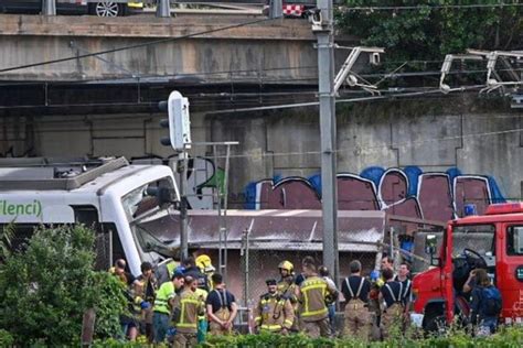 Al menos un muerto y 85 heridos por choque de trenes en España