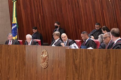 TSE Manda Bolsonaro Retirar Postagem Que Associa Lula Ao PCC