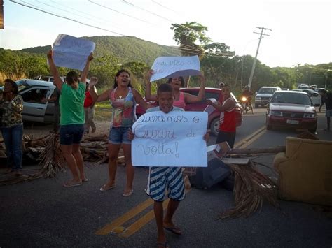 Moradores Do Guriri Novo Horizonte Fecharam A Estrada Por Falta De