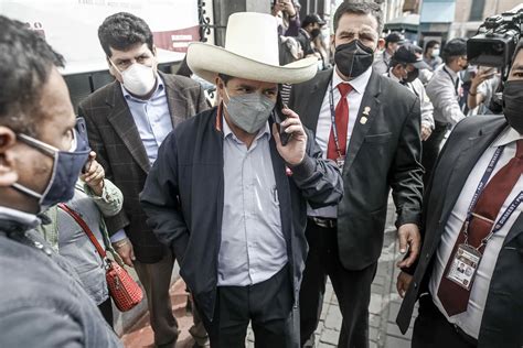 Abinader llamó al presidente electo del Perú y le deseó éxitos Acento