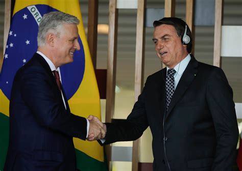 Eua Convidam Brasil Para Integrar O Programa Espacial Artemis