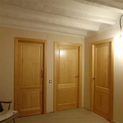 Cómo elegir las puertas de madera para interior de viviendas