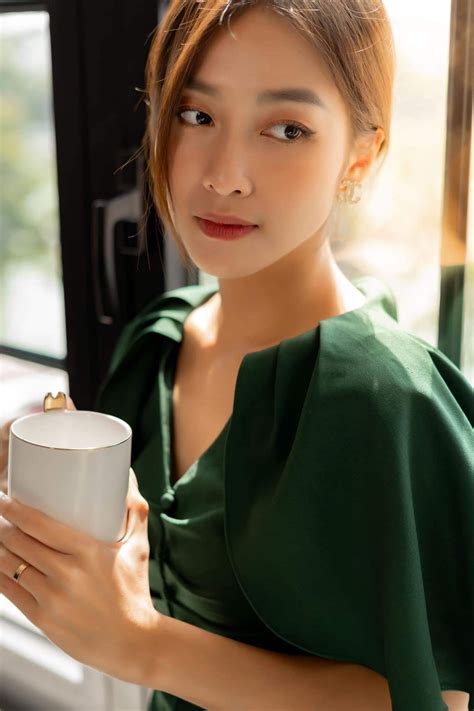 Aesthetic Girl Asian Woman Southeast Women Quick Woman