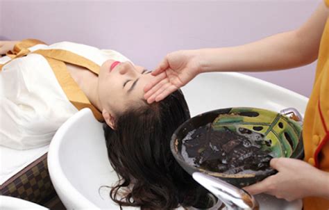 Gội đầu dưỡng sinh là gì Các bước gội đầu dưỡng sinh Tín Spa