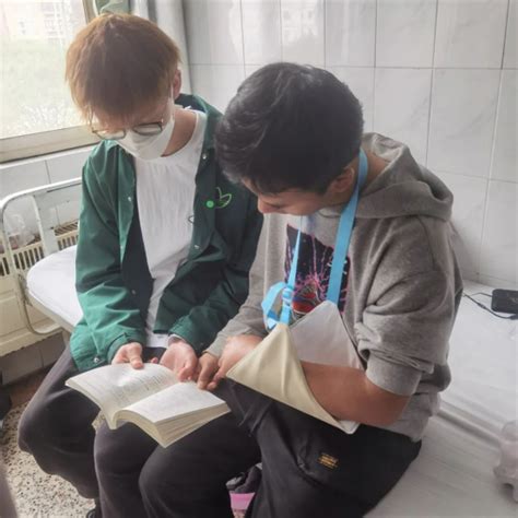 数理学院开展我为同学办实事 照顾受伤同学用心做好每一步 淮阴工学院新闻网
