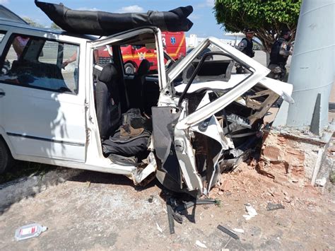 Carro Bate Em Poste E Deixa Feridos Em Piranhas AL Alagoas G1