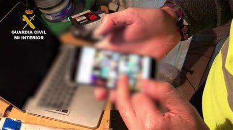 Piden 29 años de cárcel para un hombre por grabar con cámara oculta a