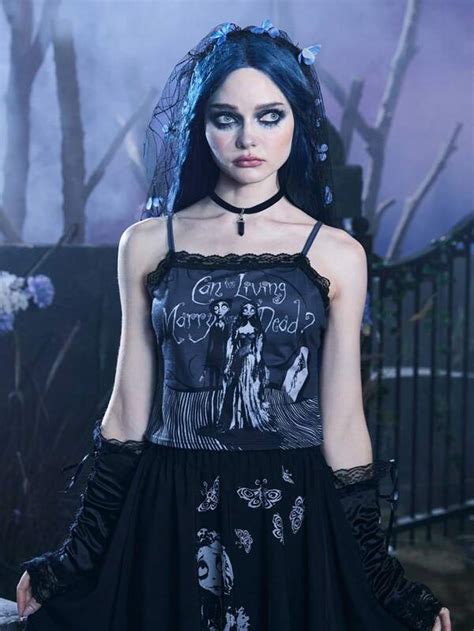 Corpse Bride ROMWE Top De Tirantes Con Estampado De Figura Con Encaje