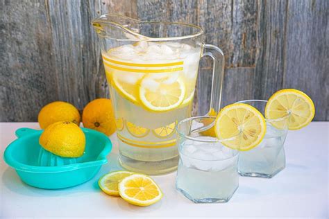 How To Make Lemon Water Its Surprising Benefits
