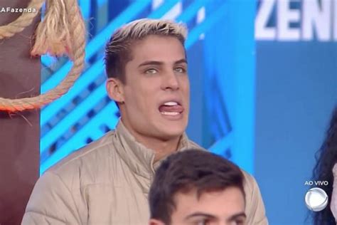 A Fazenda 14 Tiago Ramos revela que foi expulso da escola ao exibir pênis