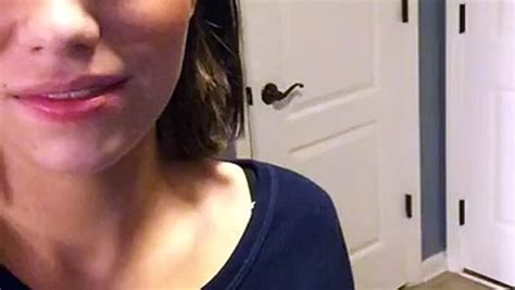 Elle lâche un énorme pet et filme son frère Vidéo Dailymotion