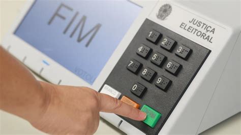 Em São Paulo 595 urnas foram substituídas durante dia de votação