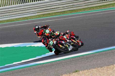 V Rias Estreias As Nakeds Dos Trof Us De Naked Bikes Mostram Se