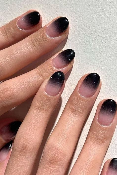 30 Minimal Black Nail Designs The Gray Details