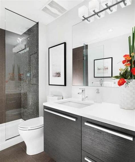 Baños Pequeños Modernos 2022 Fotos y decoración