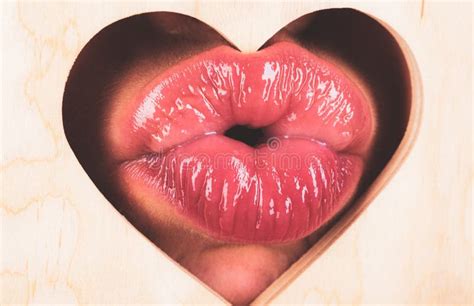 Labios En Forma De Corazón Concepto De Día De San Valentín Beso De