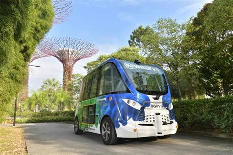 NAVYA Le BUS autonome français conquiert Singapour