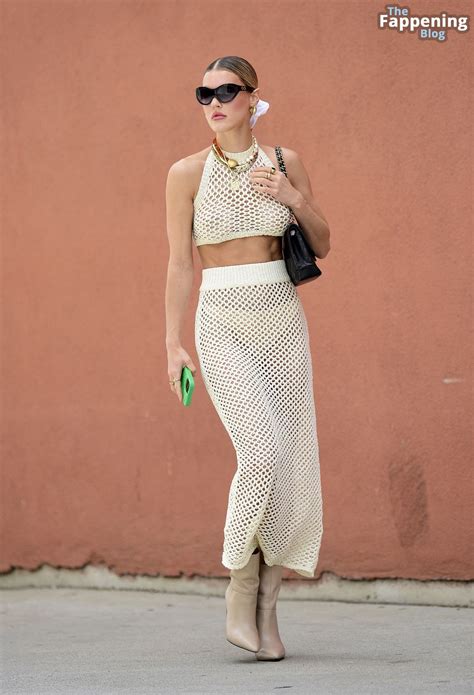 Joy Corrigan Shows Off Serious Underboob During A La Outing Photos