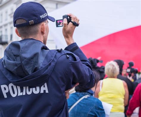 Duże braki kadrowe w policji Nie ma chętnych do pracy a zapaść ma się