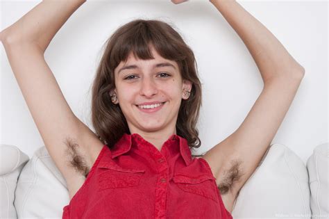 Willow Removes Her Denim Jeans To Masturbate She S Hairy