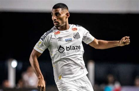 Santos Fica Perto De Oficializar A Venda Do Zagueiro Joaquim