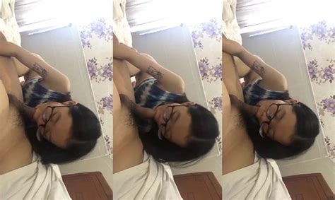 Kỹ Năng Bú Cu Của Em Gái Dâm Kính Cận Phê
