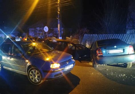 Carambol cu trei mașini pe DN 73 la Valea Mare Pravăț Patru persoane