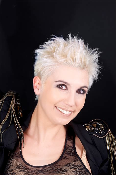 9 Coupe Courte Cheveux Epais Femme 50 Ans Ideas Coiffeur Paris Madeleine