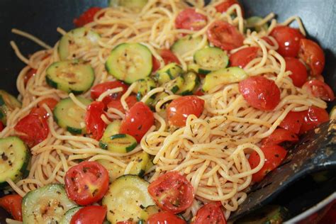 Spaghetti Courgettes Et Tomates Cerise Petits Travaux Et Gourmandises