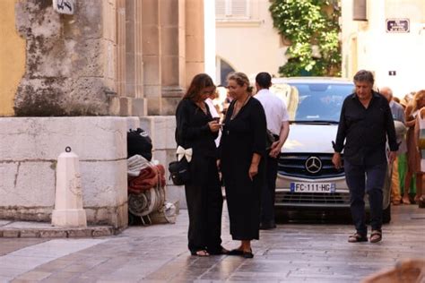 Obsèques de Pierre Cornette de Saint Cyr la soeur de Chantal Goya et
